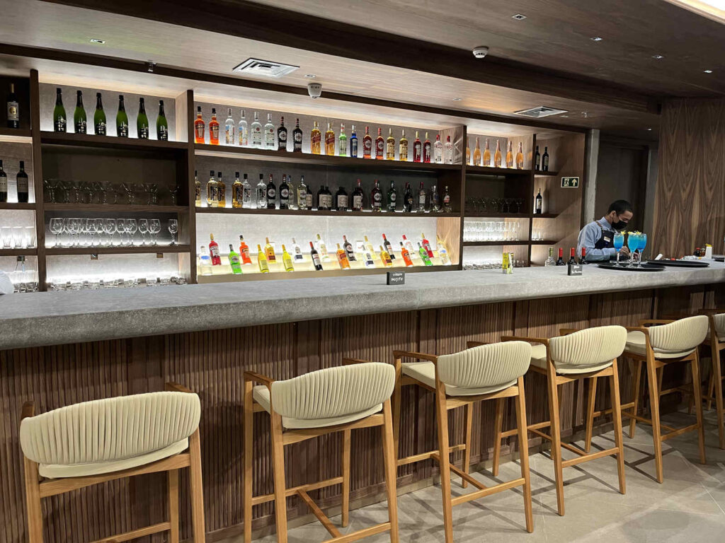 Visa Infinite Lounge - Lounge Free